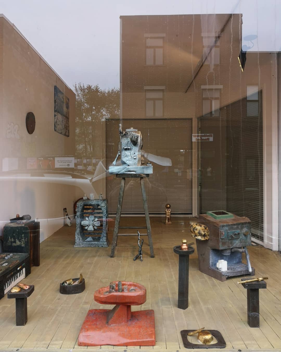 LA VITRINE - Stephen Schofield